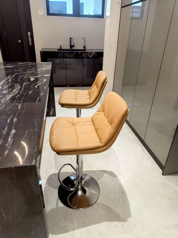 Tia Rotatable Bar Chair | MUMU Living